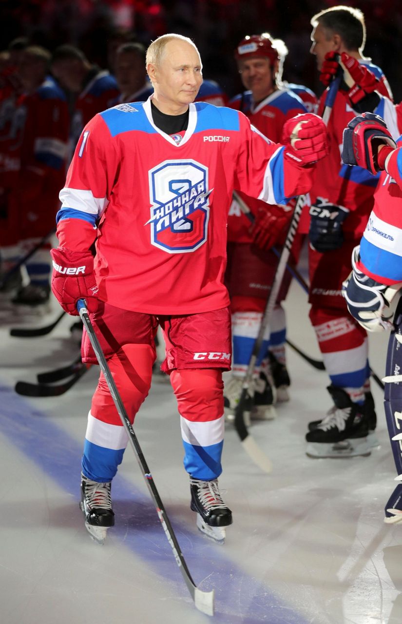 Russia's Putin scores 8 goals in exhibition hockey game