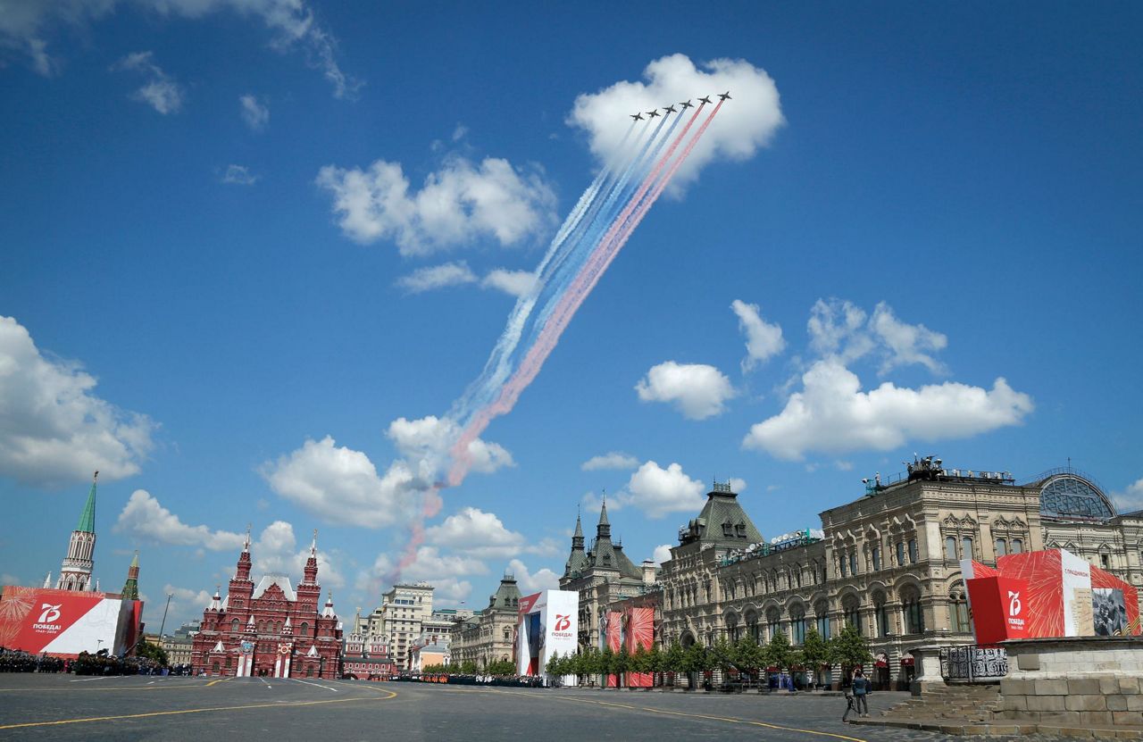 Putin hails Nazi defeat in virus-delayed Red Square parade