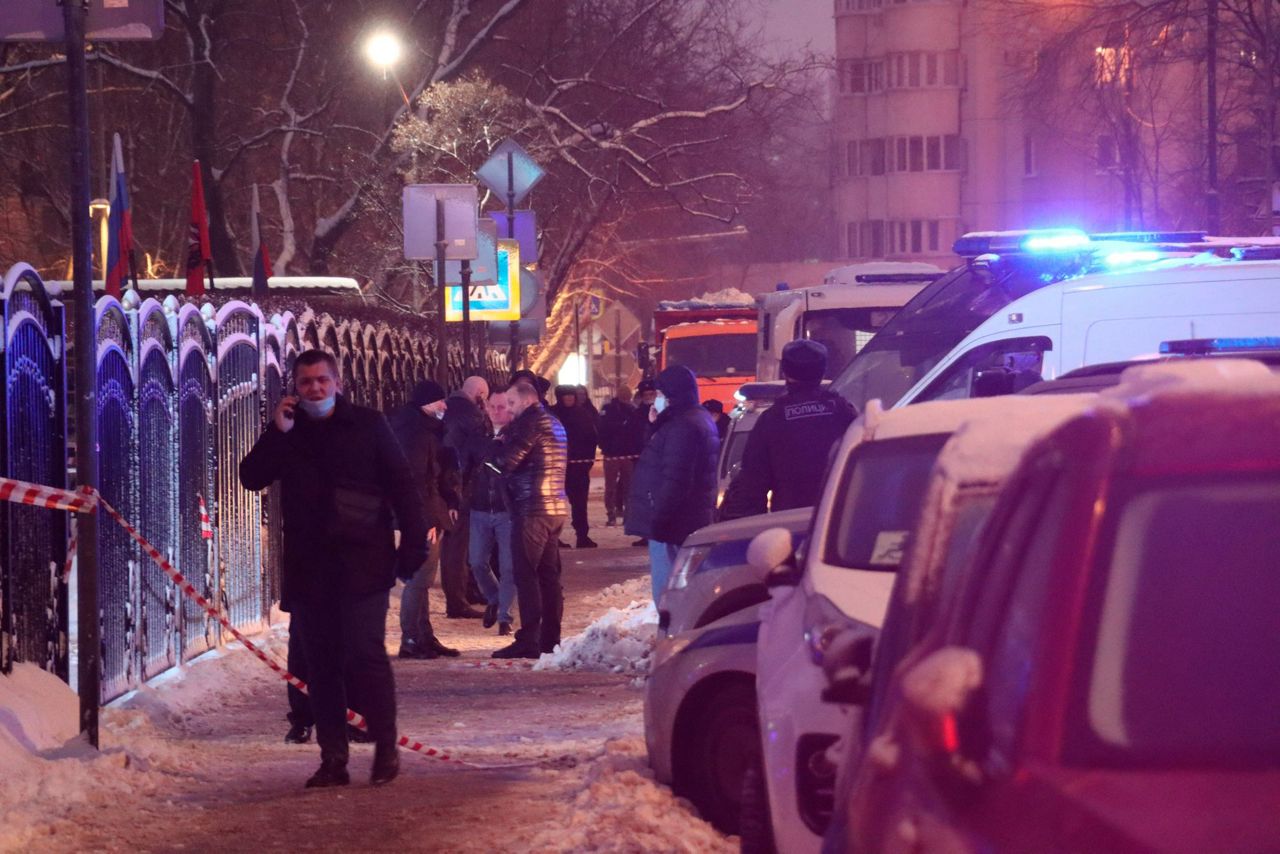 Gunman opens fire in Moscow service center, kills 2 people