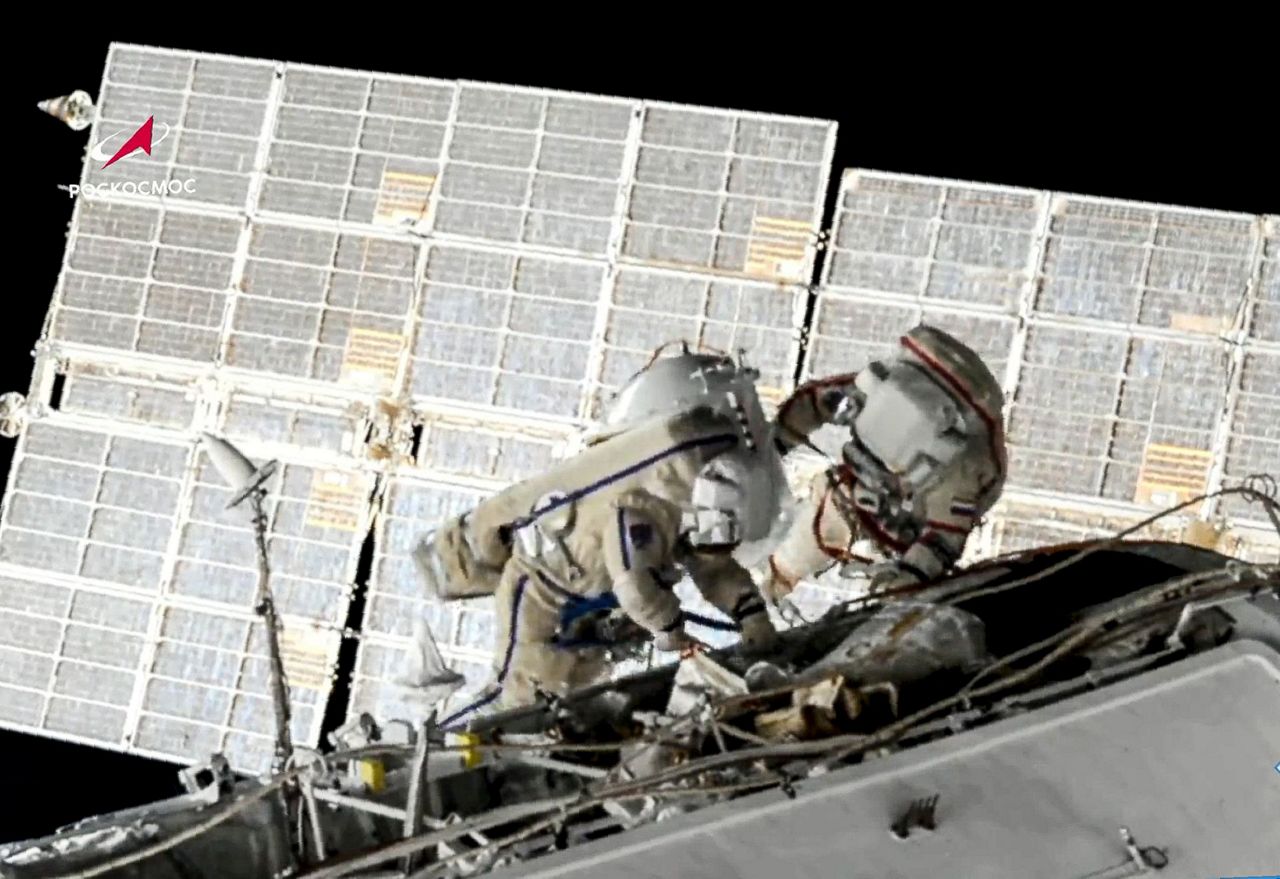 2 Russian crew do spacewalk at International Space Station