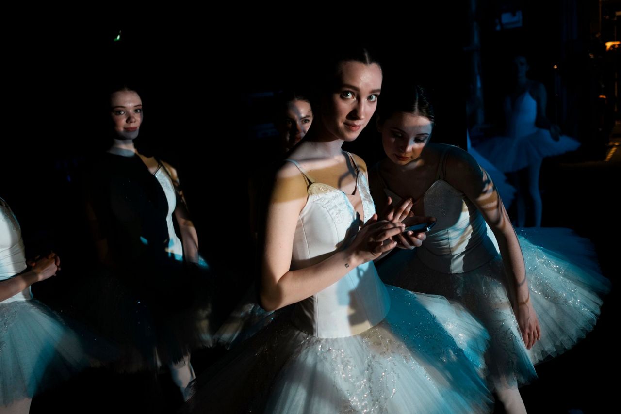 Young Ukrainian dancers, trapped abroad, get Paris residency
