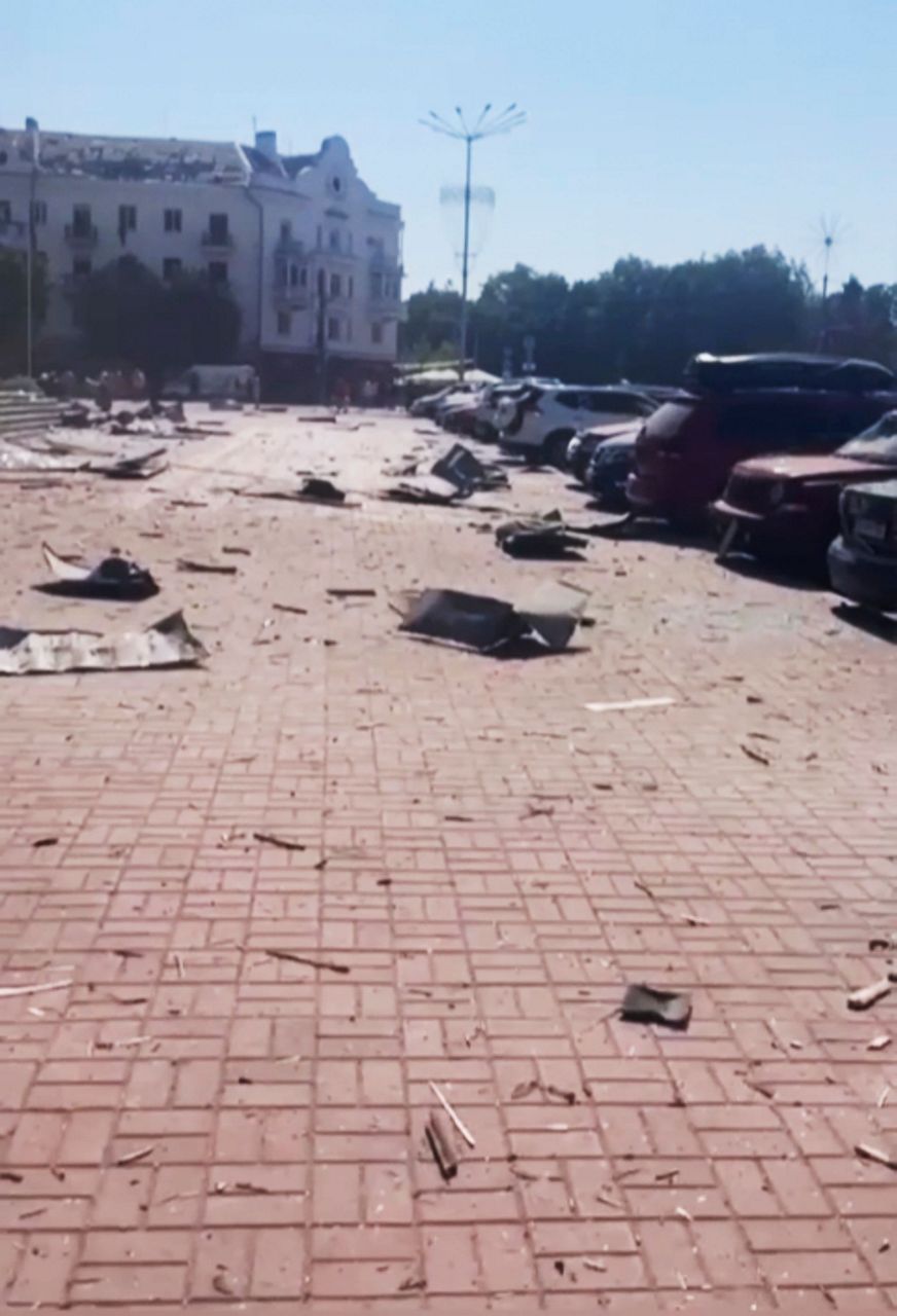 Russian missile attack kills 7 in northern Ukrainian city as Zelenskyy ...