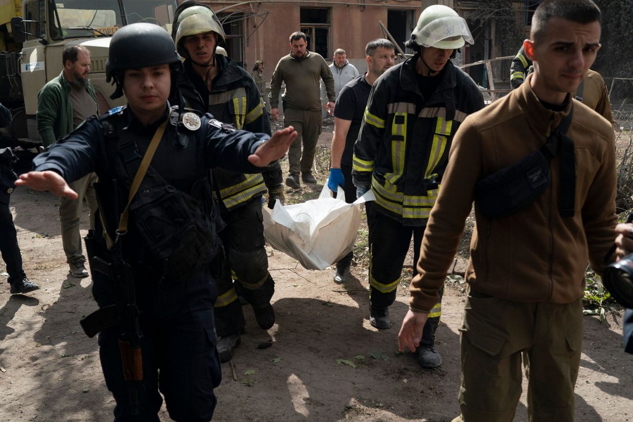 Shelling goes on near Ukraine nuclear plant, despite risks