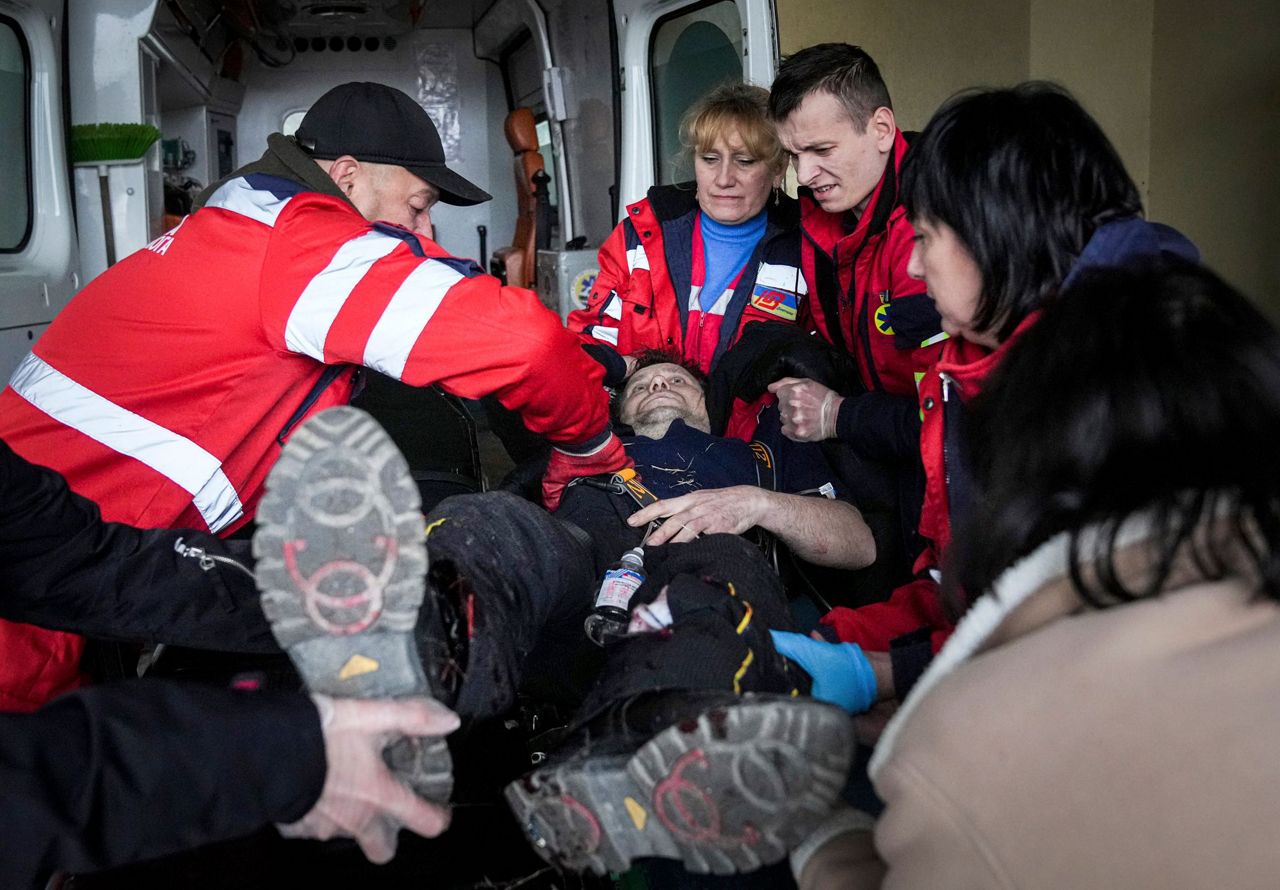 Medic who cared for Mariupol wounded heads for Ukraine front
