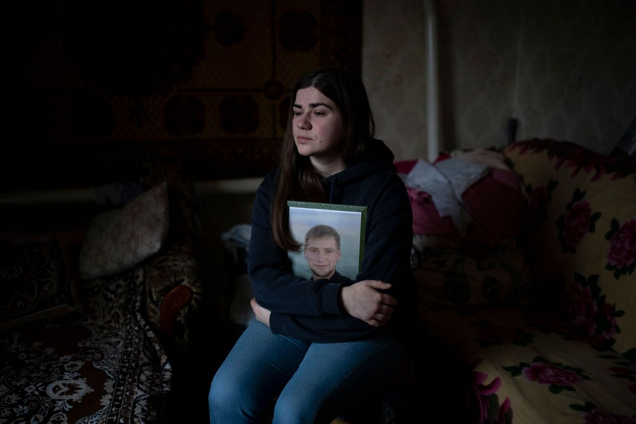 In the lives of 5 friends, Ukraine's war story unfolds