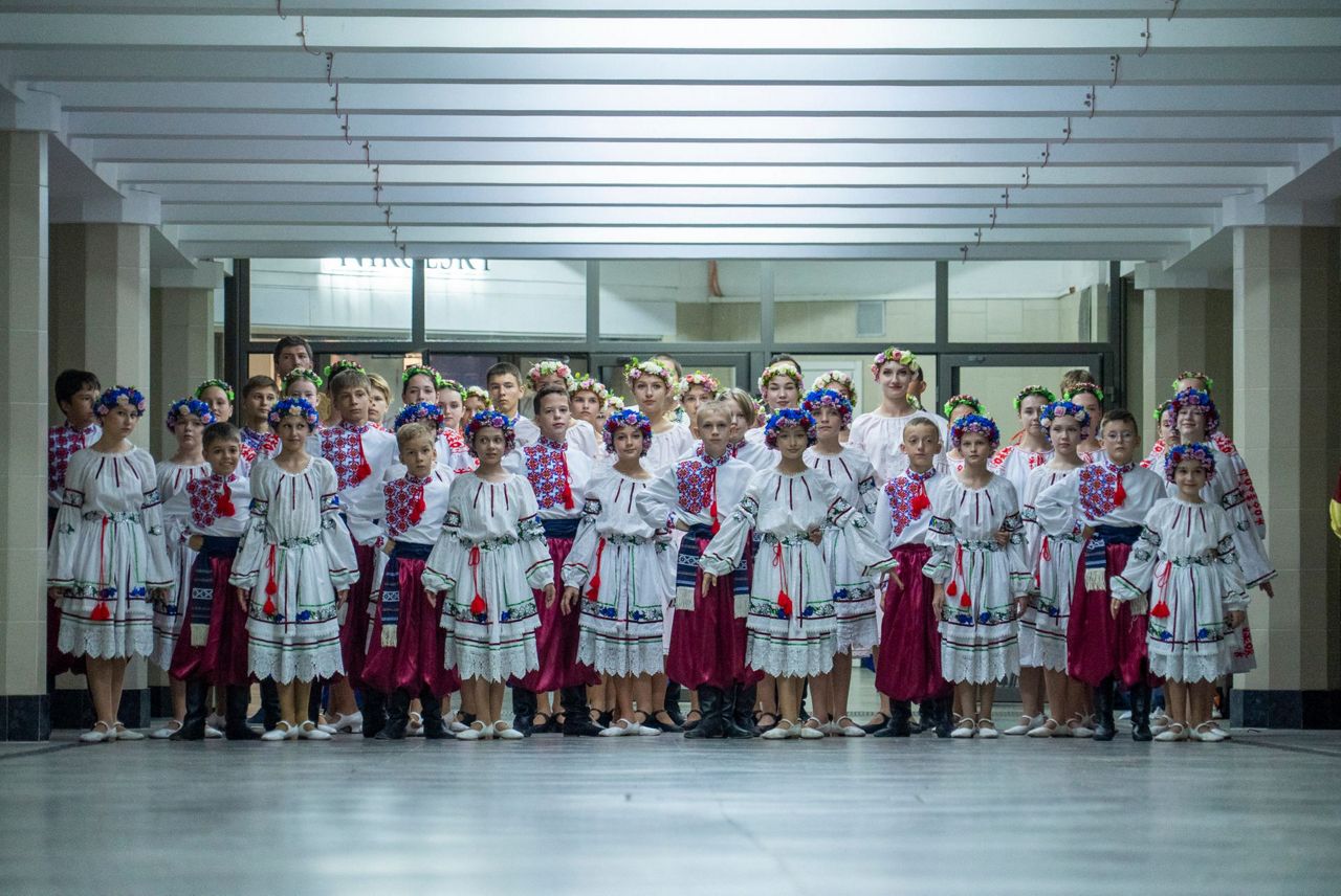 It's joy mixed with sorrow as Ukrainian children go back to school in ...