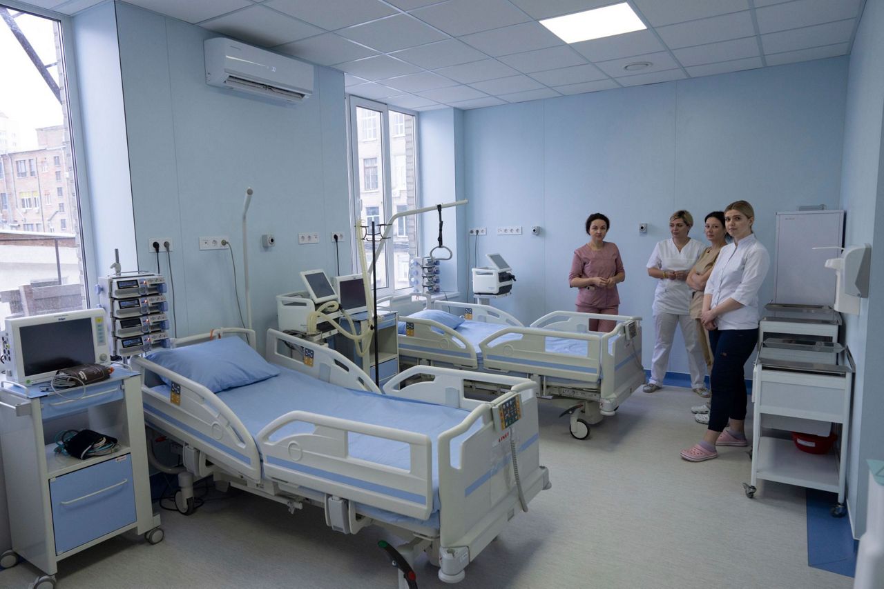 Ukraine: Doctors from occupied city open hospital in Kyiv