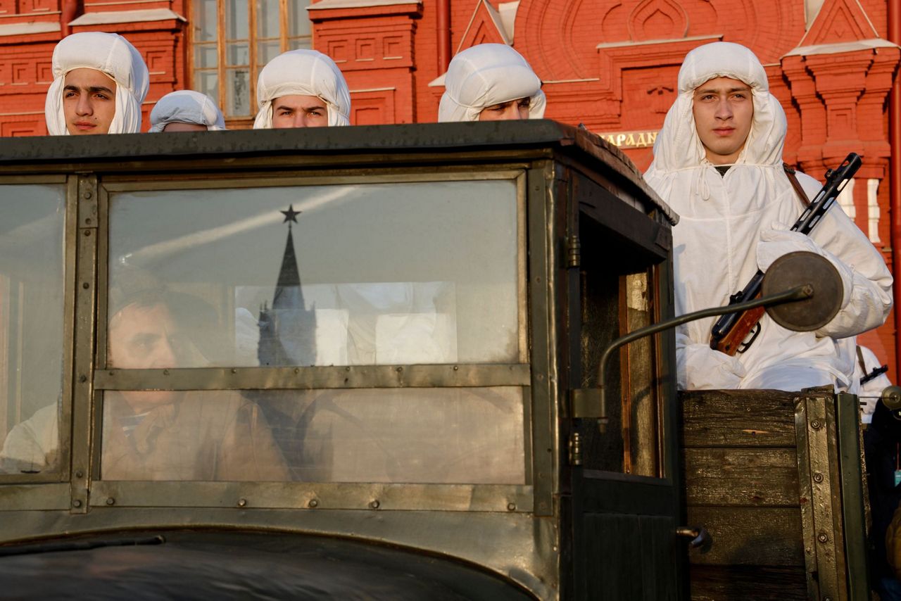 Russia marks anniversary of 1941 military parade