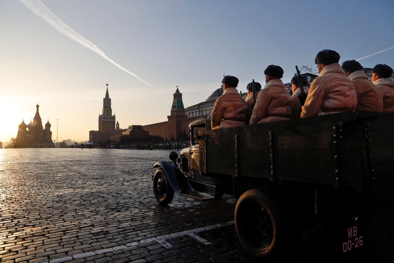 Russia marks anniversary of 1941 military parade