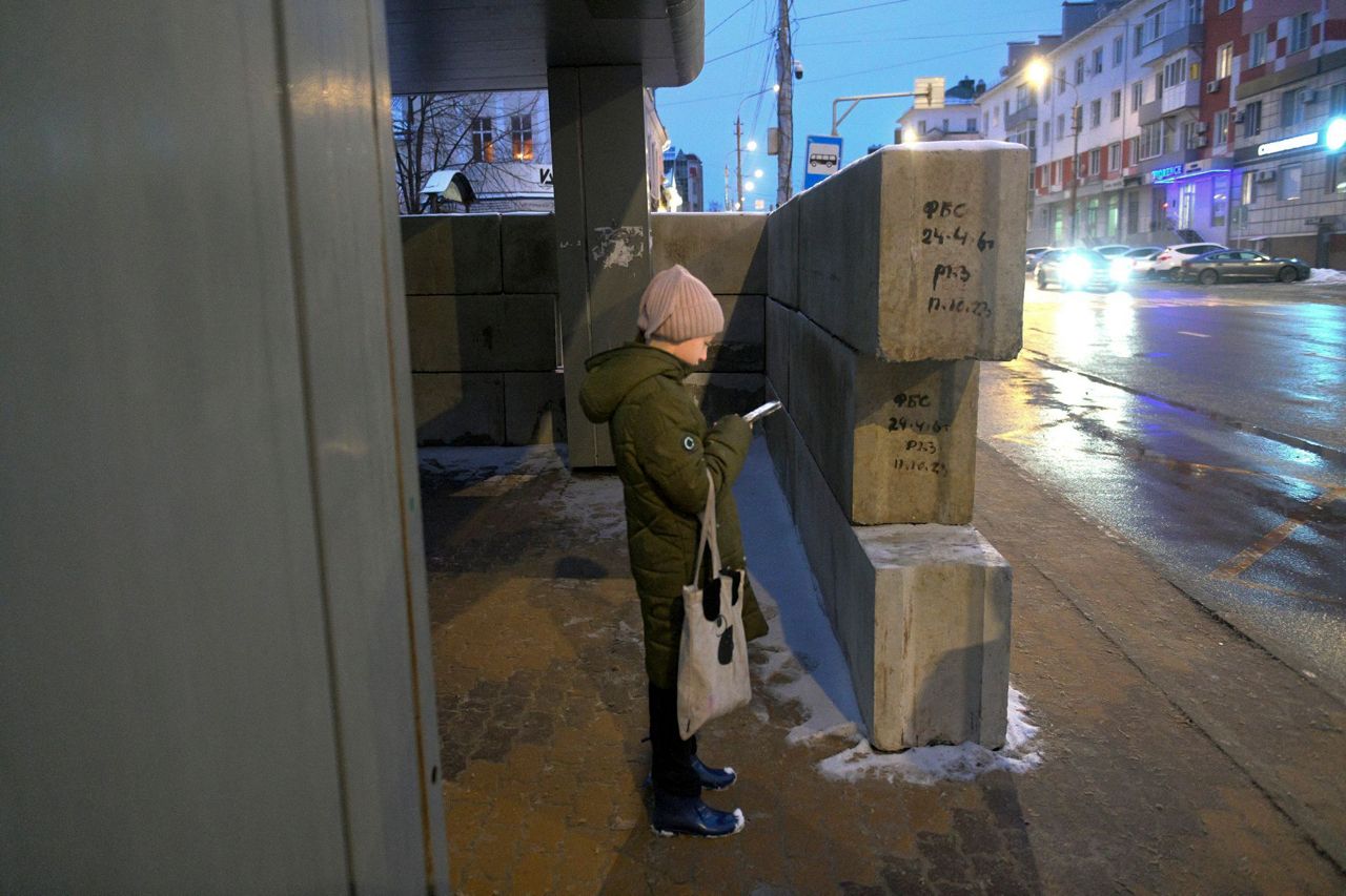 Ukraine's strikes on targets inside Russia hurt Putin's efforts to show ...