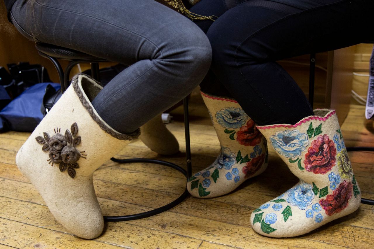 AP PHOTOS: Russians keep alive winter boots tradition