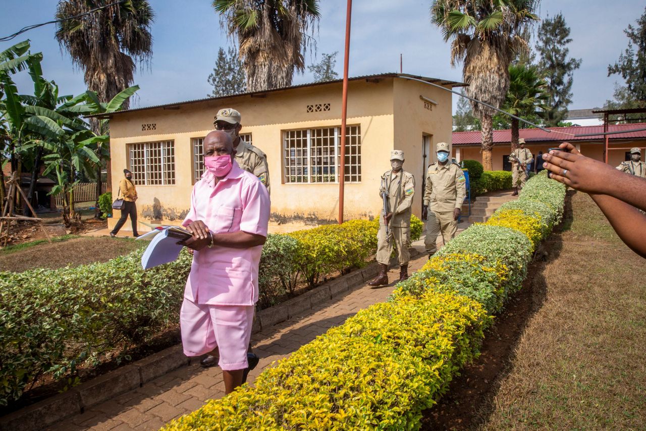 'Hotel Rwanda' hero admits backing rebels, denies violence