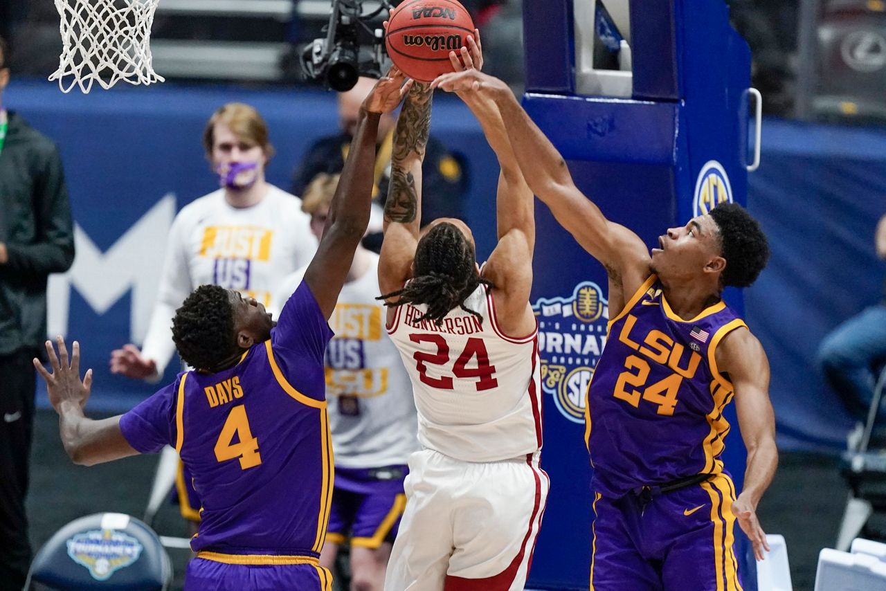 LSU upsets No. 8 Arkansas 78-71 to reach SEC tourney final