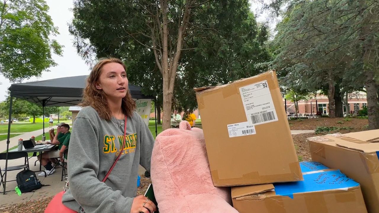 First-year students move into St. Norbert College