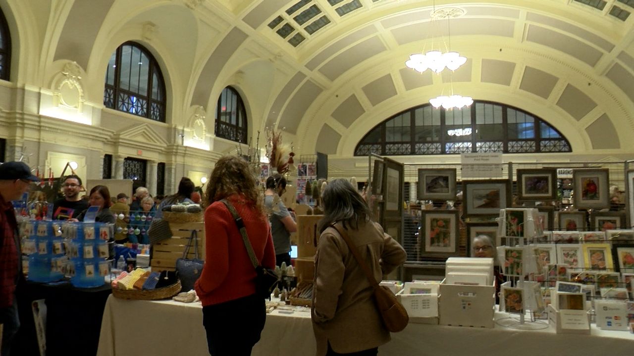 Hundreds stop by Union Station for massive craft sale