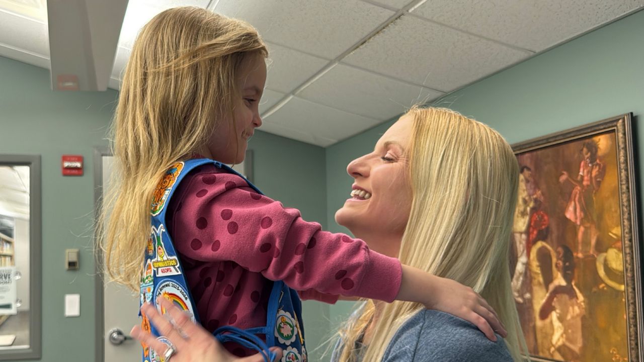 Illinois kindergartner receives Girl Scouts Medal of Honor