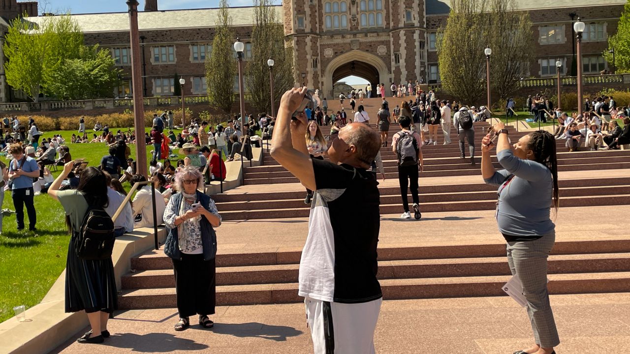 Students and faculty experience the eclipse at Wash U