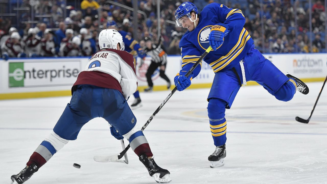 Avalanche has 5-goal rally in 5-4 win over Sabres