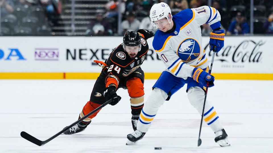 Ducks beat Sabres 4-2