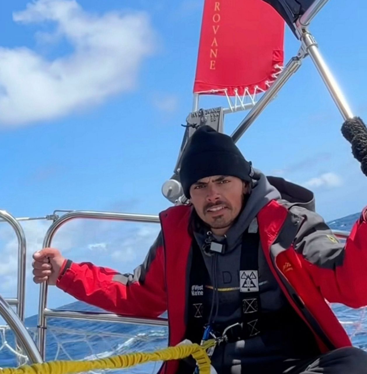 Sailing from Oregon to Hawaii after quitting his job turns a man with a ...