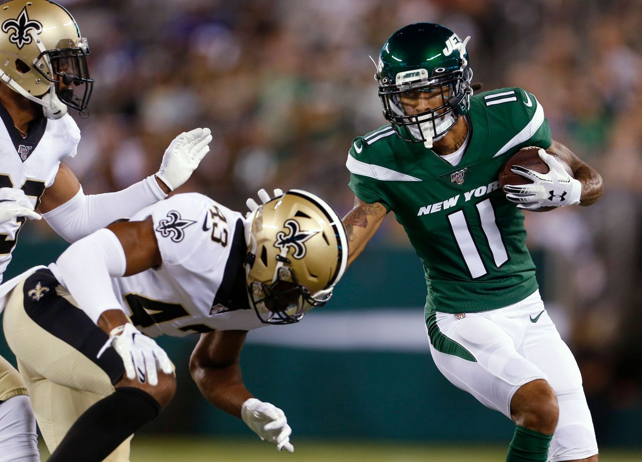 Brees breezes for TD in only series, Saints top Jets 28-13