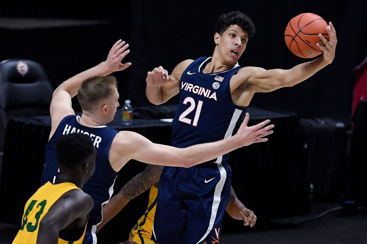 San Francisco stuns No. 4 Virginia 61-60 in Bubbleville