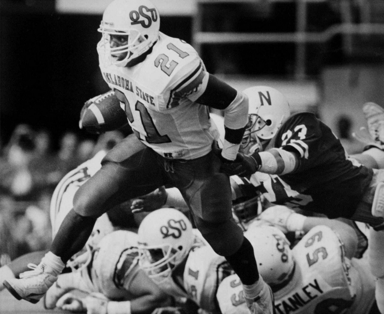 30 years later, Barry Sanders reflects on his Heisman season