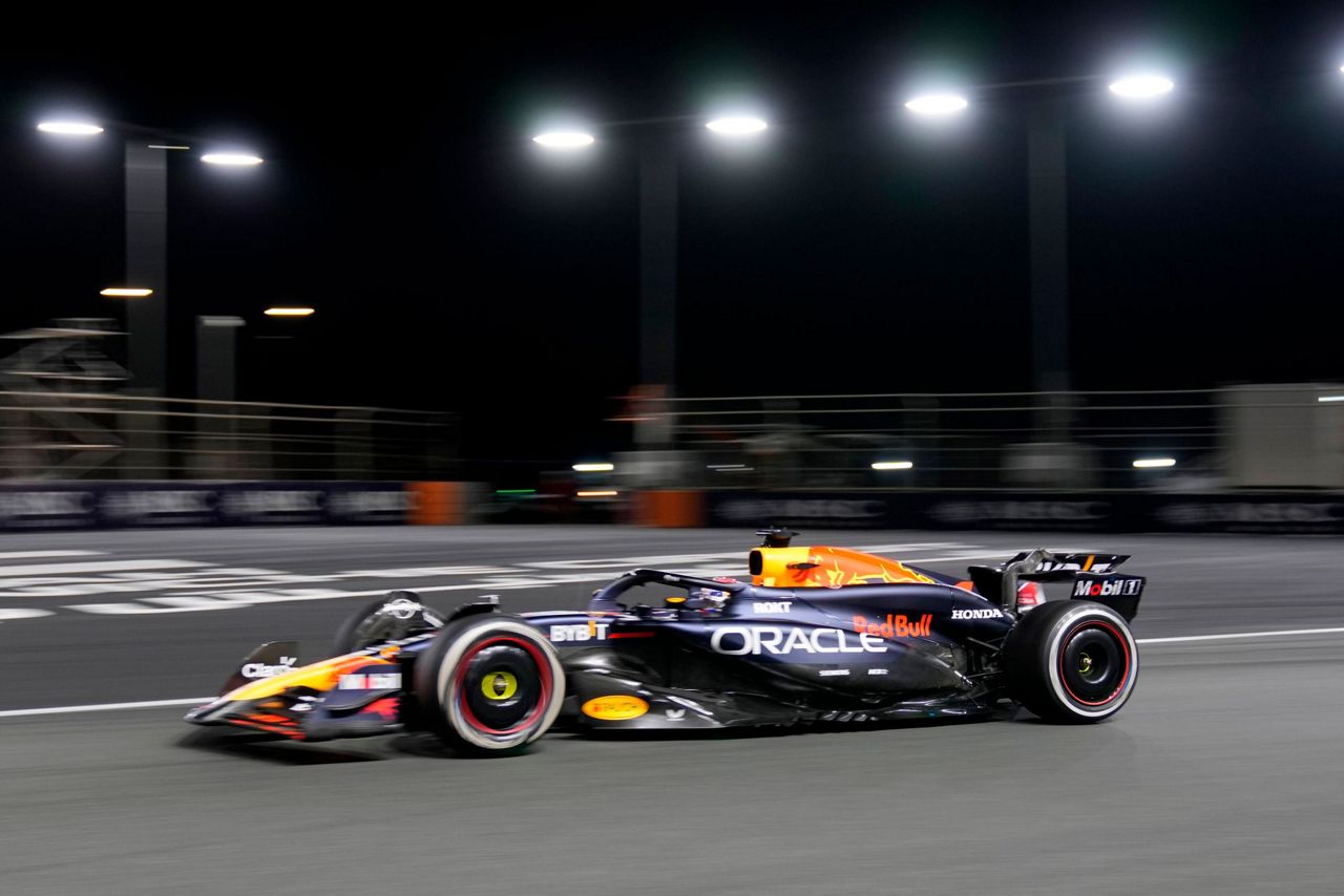 Max Verstappen cruises to victory at Saudi Arabian GP to extend ...