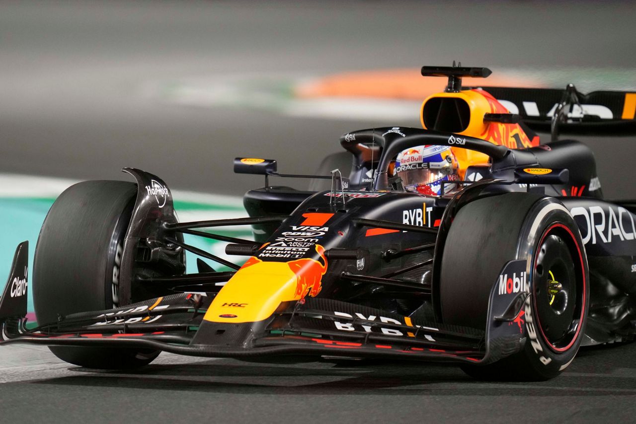Max Verstappen cruises to victory at Saudi Arabian GP to extend ...