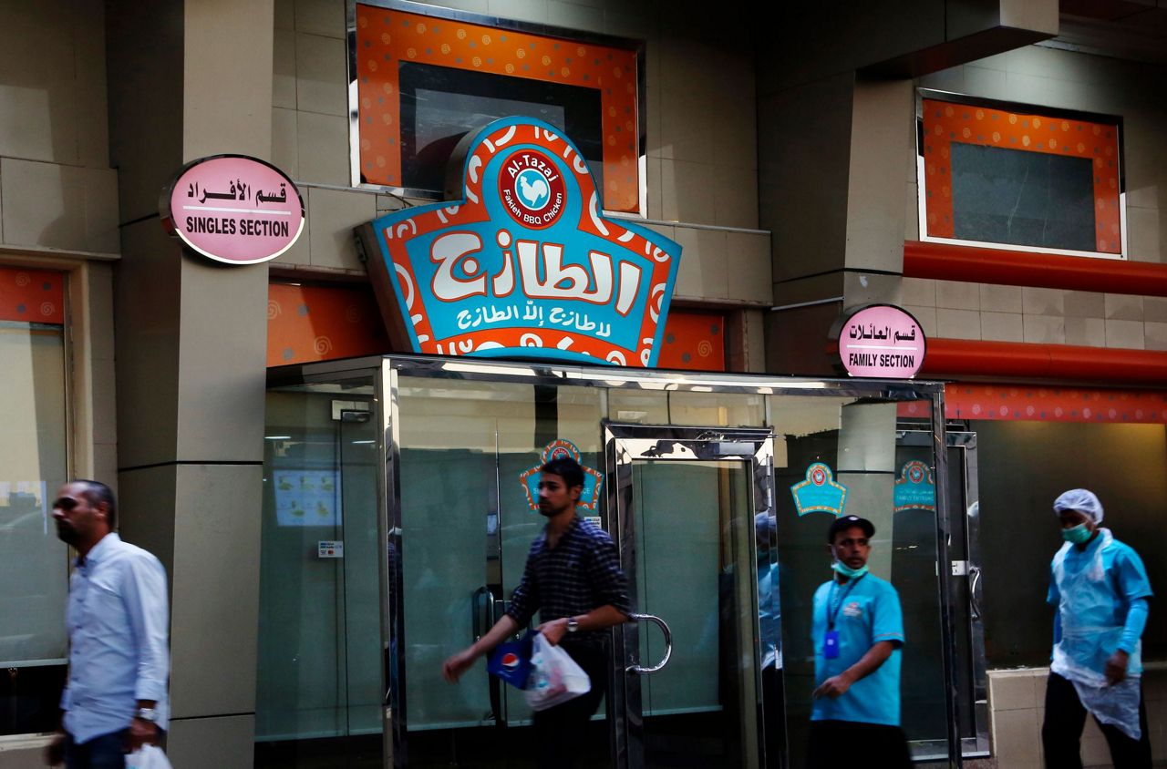 Saudi restaurants no longer need to segregate women and men