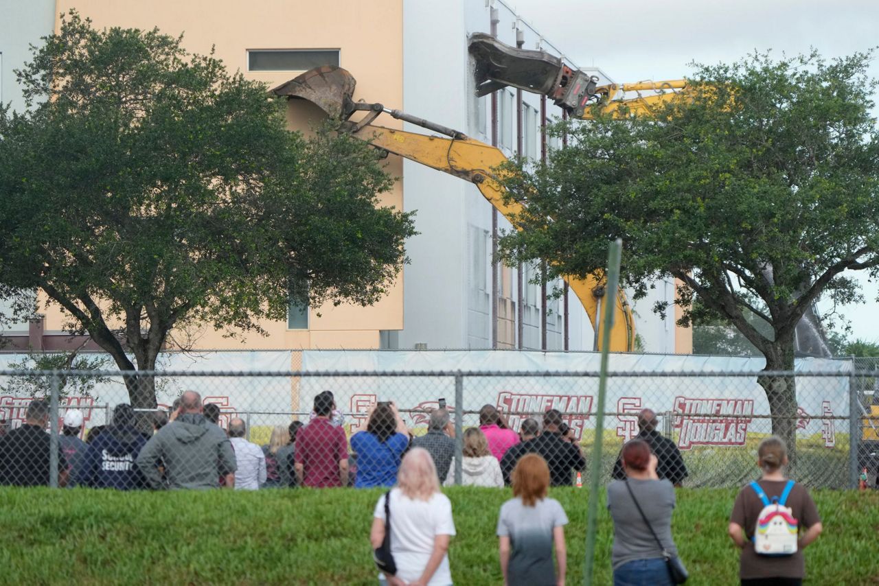 Demolition of the Parkland classroom building where 17 died in 2018 ...