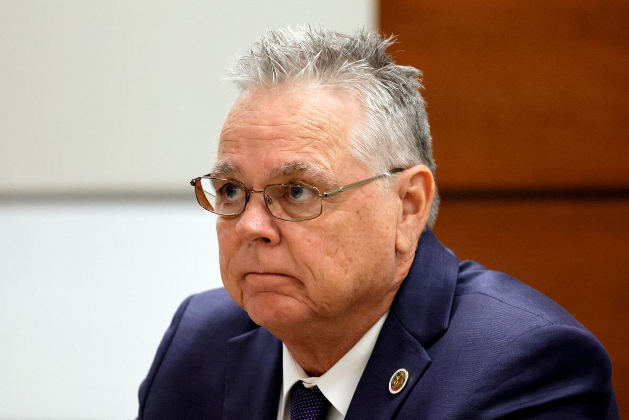 Dispatcher testifies that failing radios hampered deputies' response to ...
