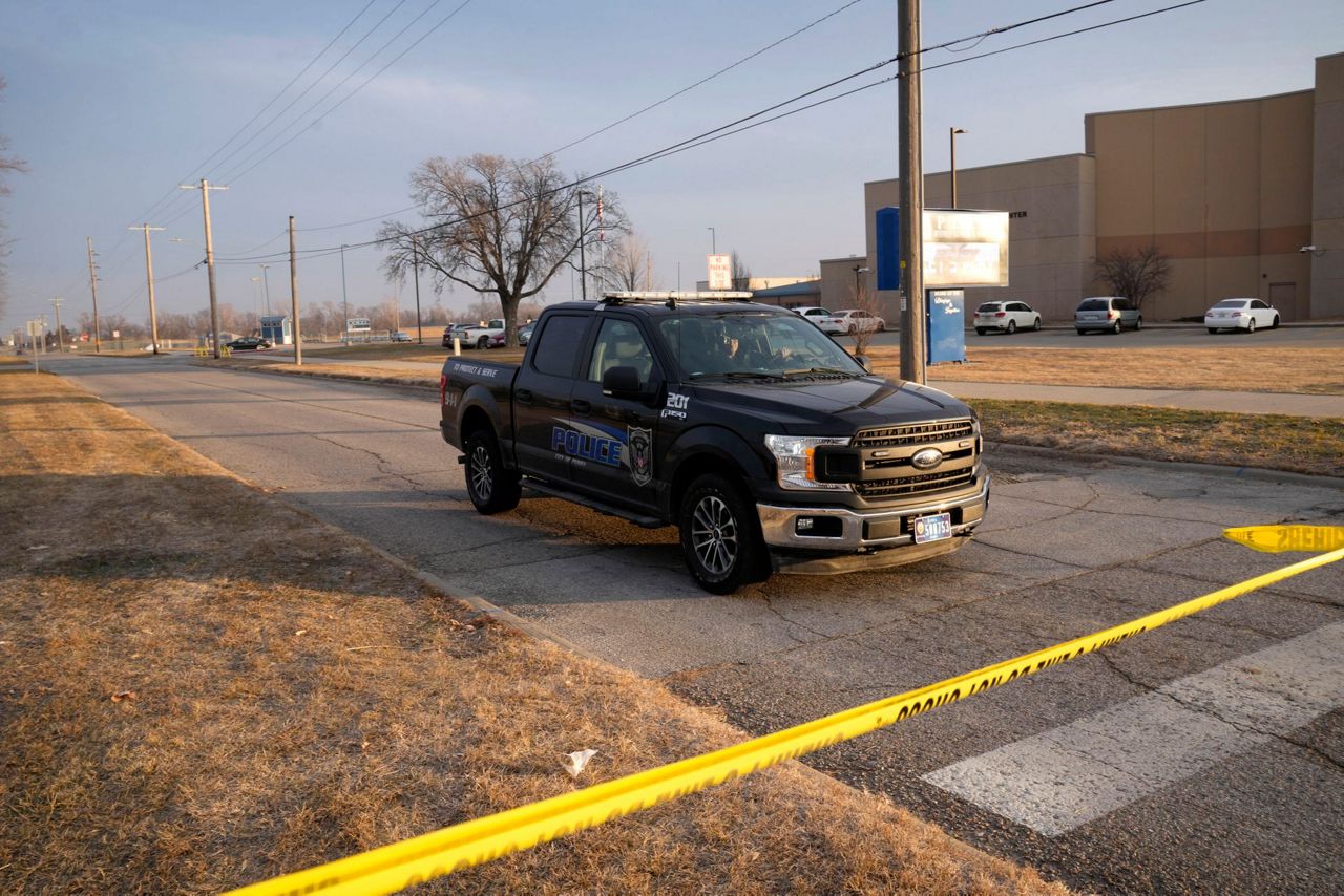 Teen kills 6th grader, wounds 5 others and takes own life in Iowa high ...
