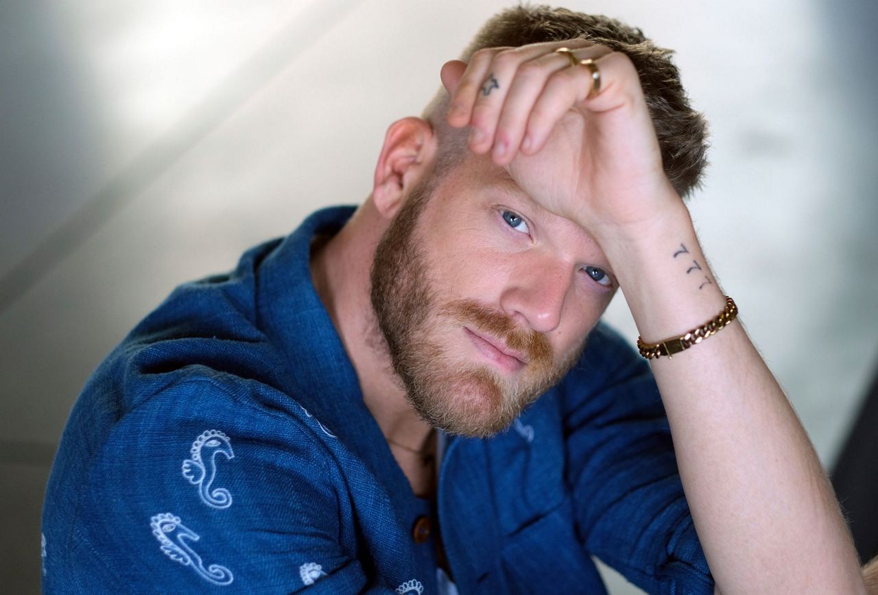 Scott Hoying of Pentatonix celebrates love, goes solo with seven-track ...