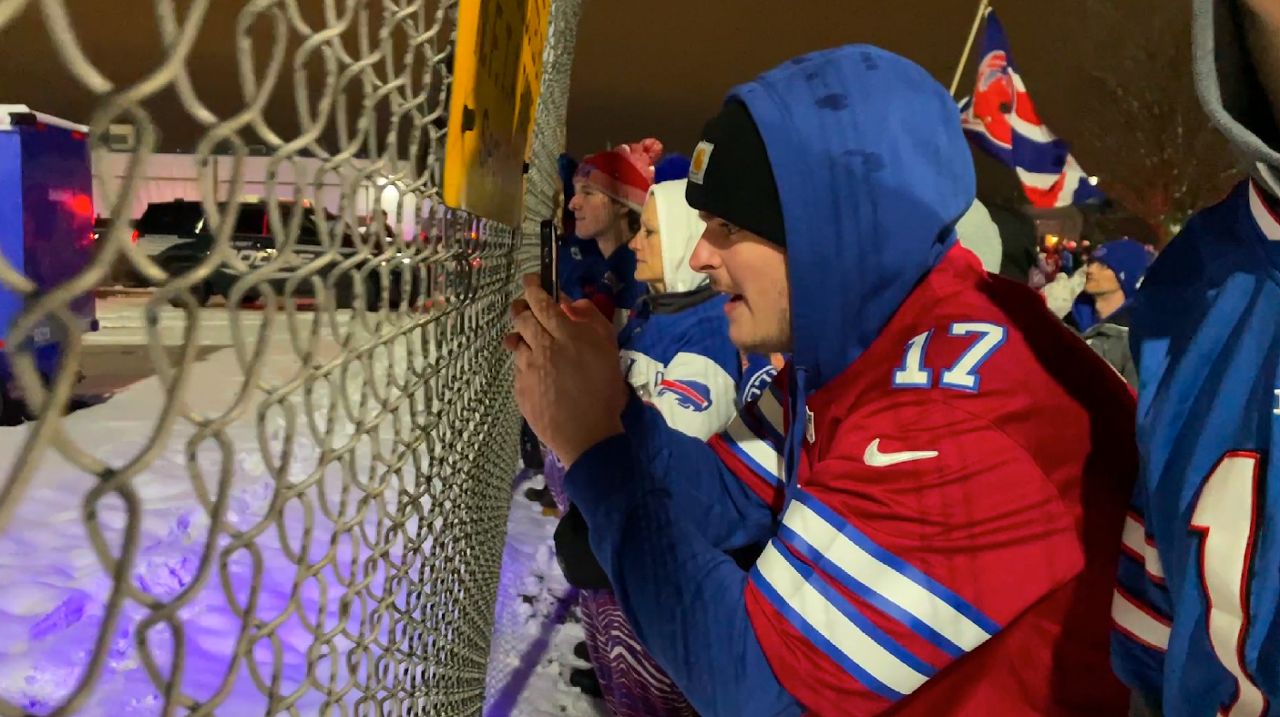 Bills Mafia welcomes back team after AFC East title win