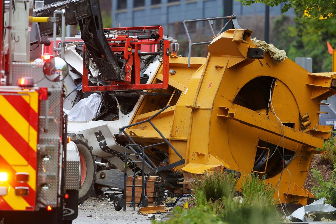 Crane collapses in downtown Seattle on Saturday