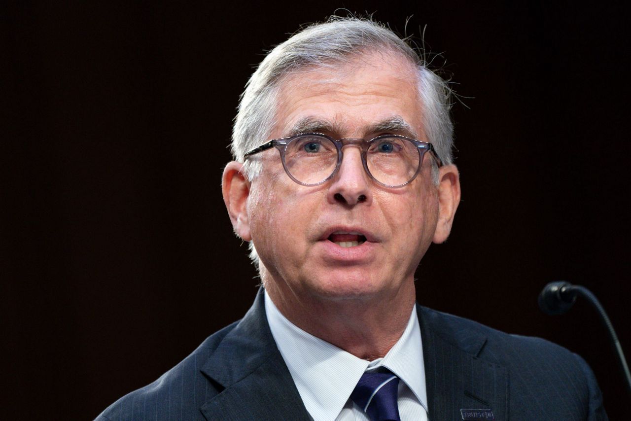 Big bank CEOs face 2nd day of questioning from lawmakers