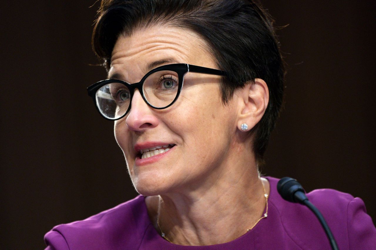 Big bank CEOs face 2nd day of questioning from lawmakers