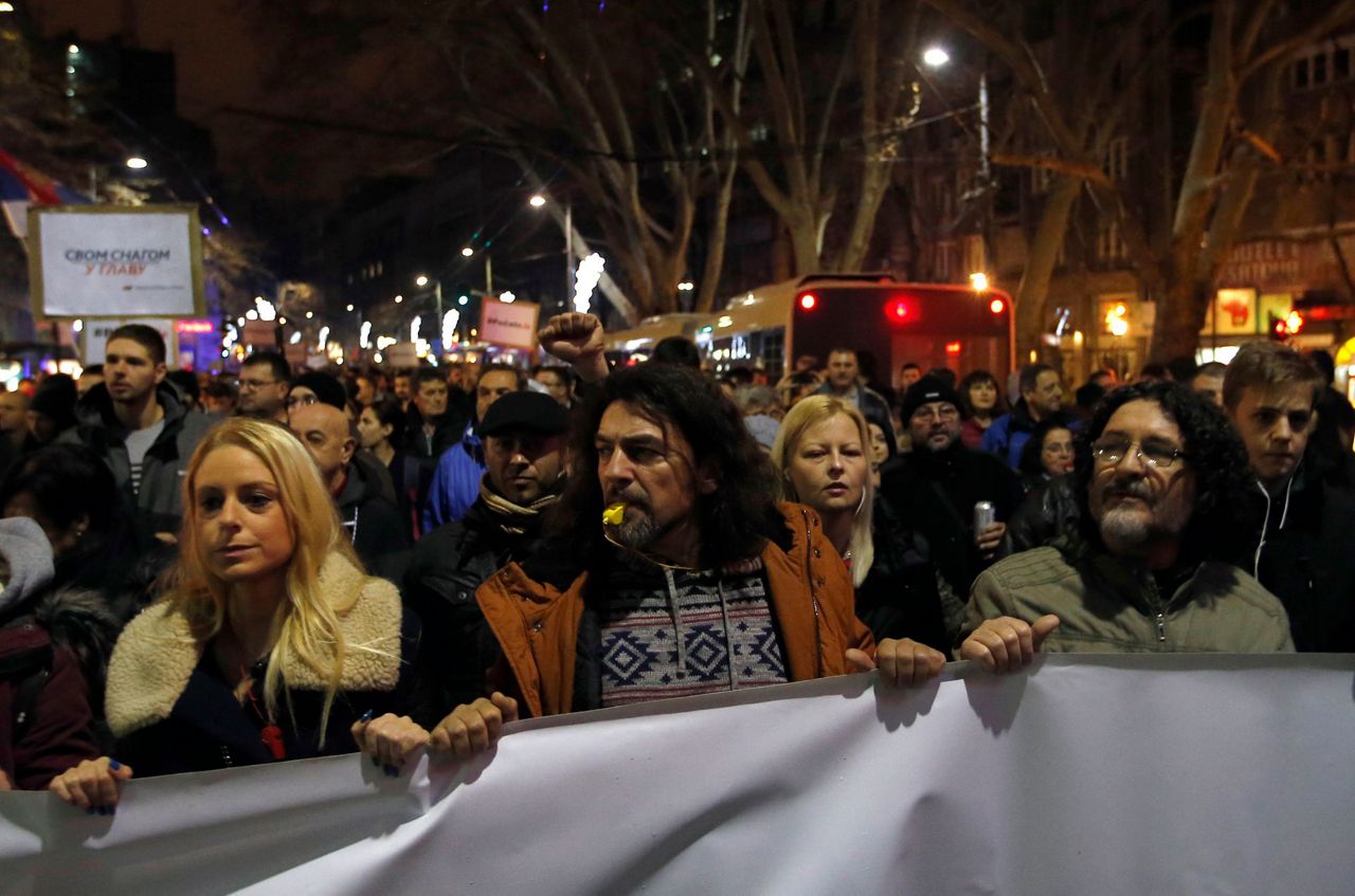 Thousands protest in Serbia against populist leader Vucic