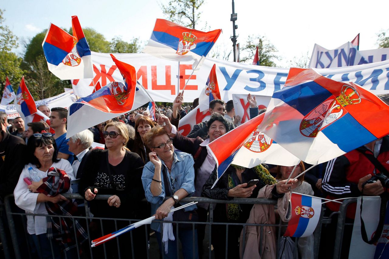 Thousands gather for rally supporting populist Serbia leader