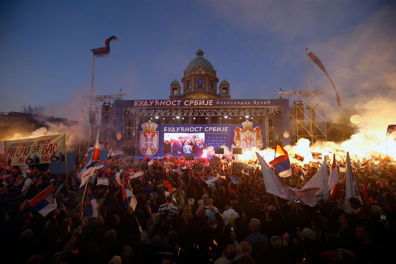 Thousands gather for rally supporting populist Serbia leader