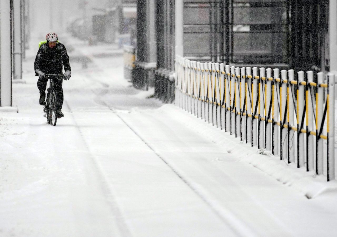 Heavy snowfall wreaks havoc in Belgrade and much of Serbia