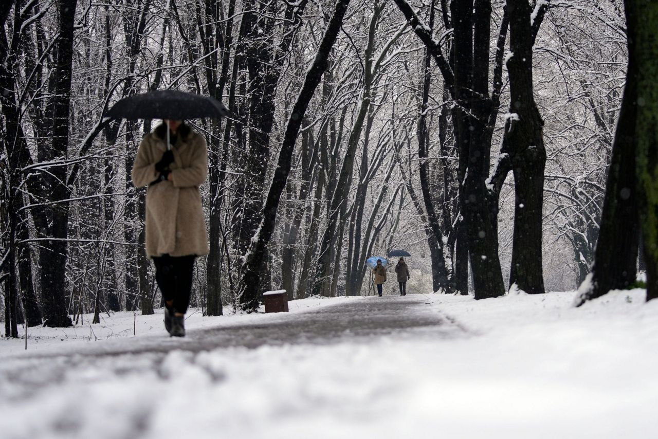 Hundreds blocked on Croatia roads as snowstorm spurs chaos