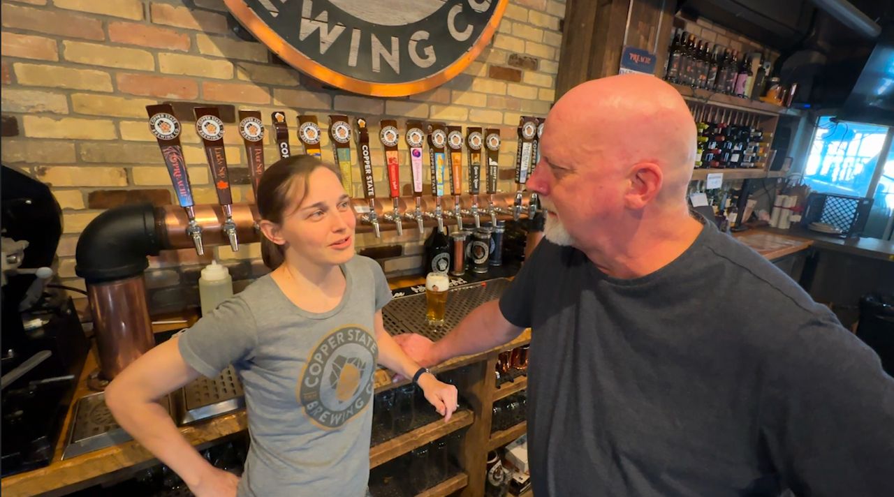 Bill proposes 14-year-olds serve alcohol