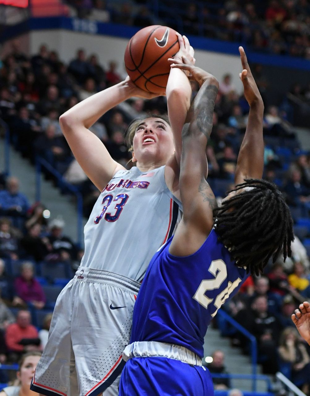 Samuelson leads No. 1 UConn to 99-61 rout of Seton Hall
