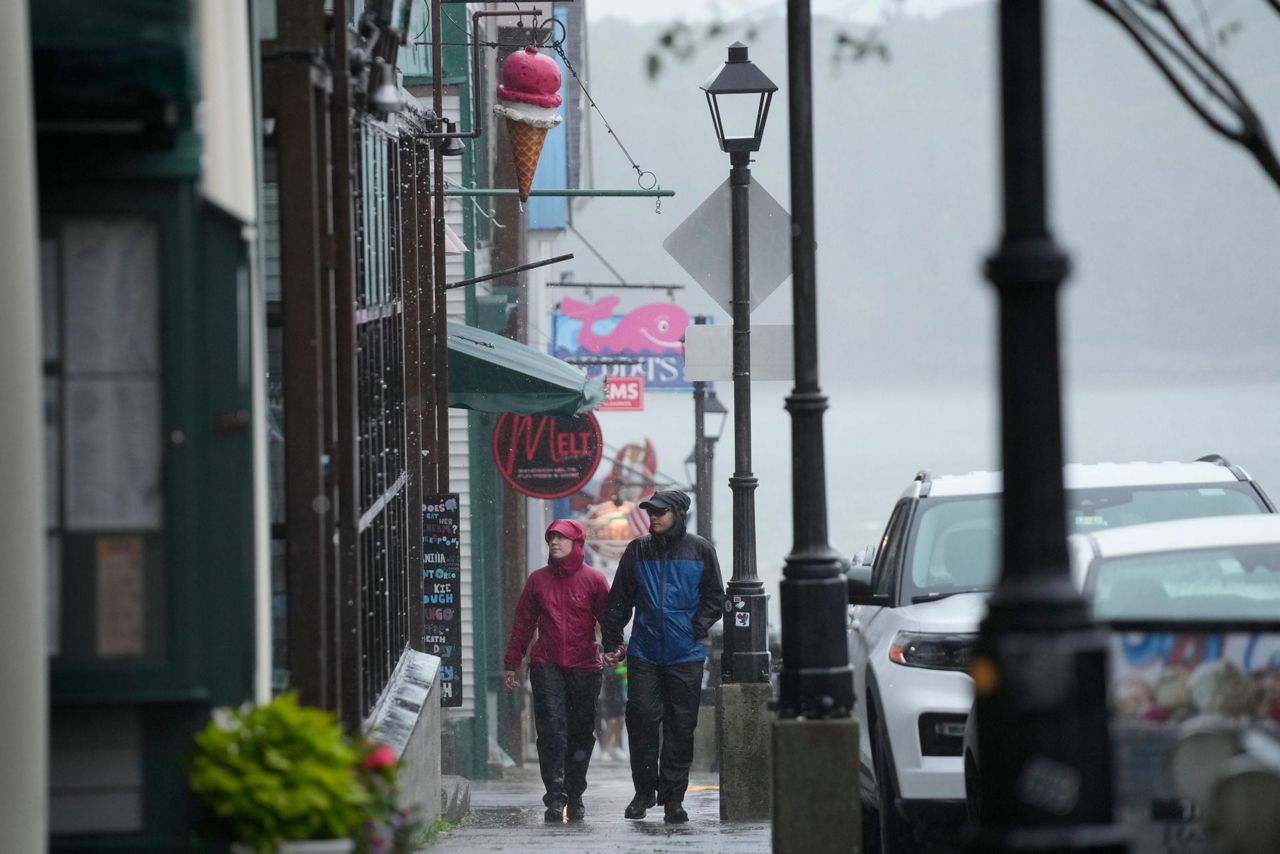 Millions under storm watches and warnings as Hurricane Lee bears down ...