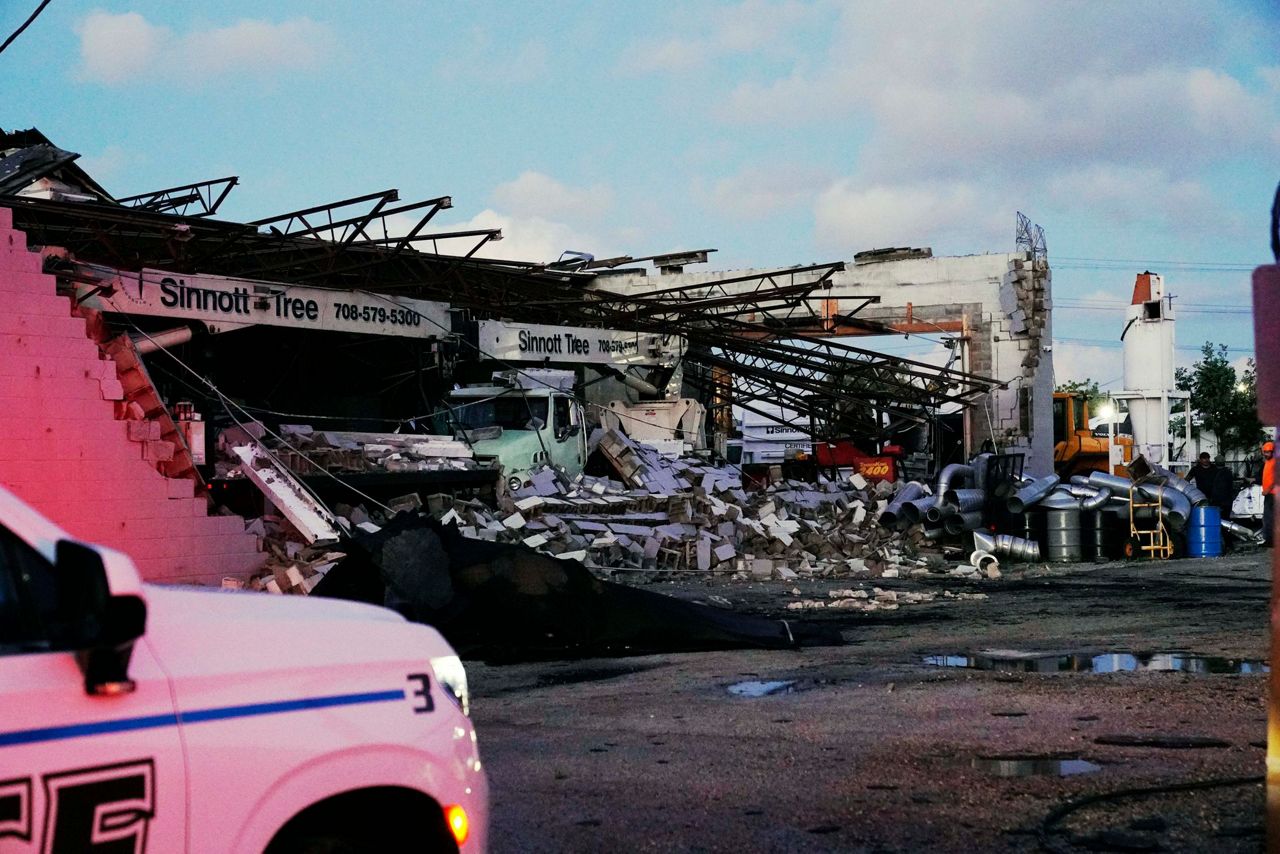 Tornado touches down near Chicago's O'Hare airport amid severe weather ...