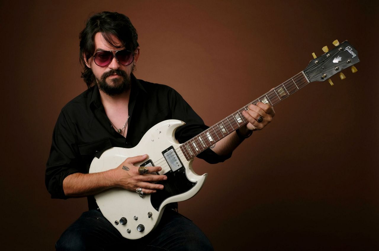 Shooter Jennings makes a left turn back to '80s country
