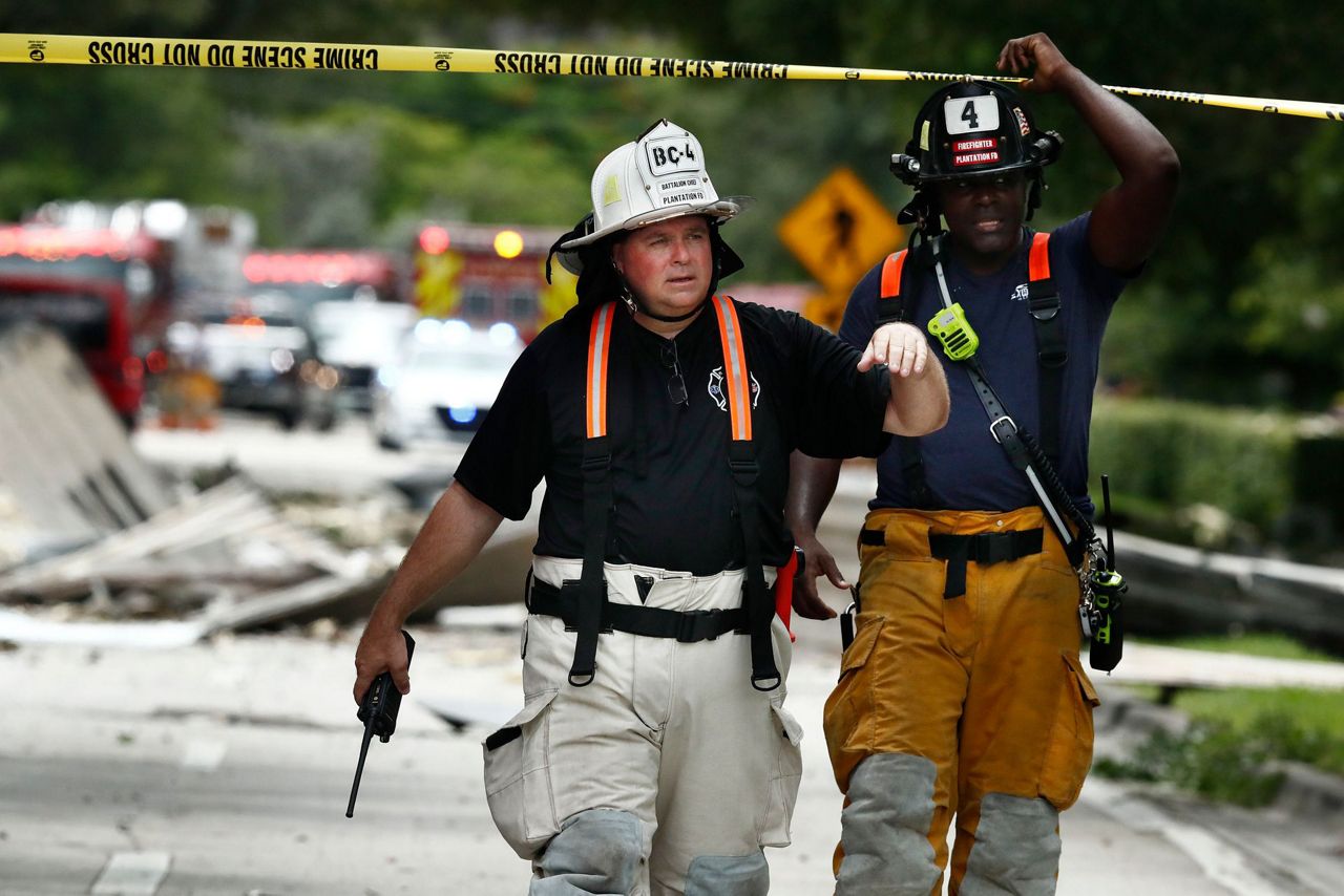 Authorities investigate explosion at Florida shopping plaza