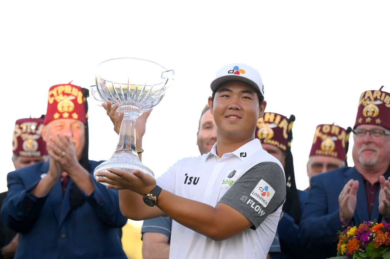 Tom Kim wins in Vegas as Cantlay falls apart on final hole